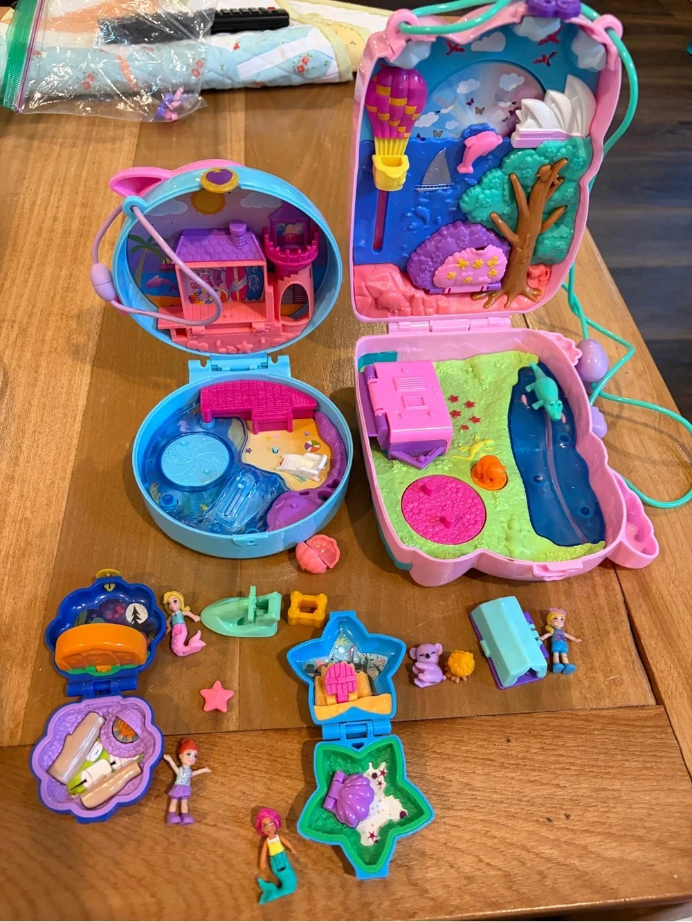 polly pocket | Toys | Polly Pocket Compact Playset Pink Blue Portable ...